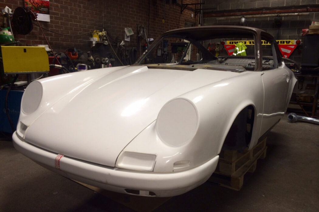 Porsche 911R Lightweight Race Car Build Continues - Ferdinand